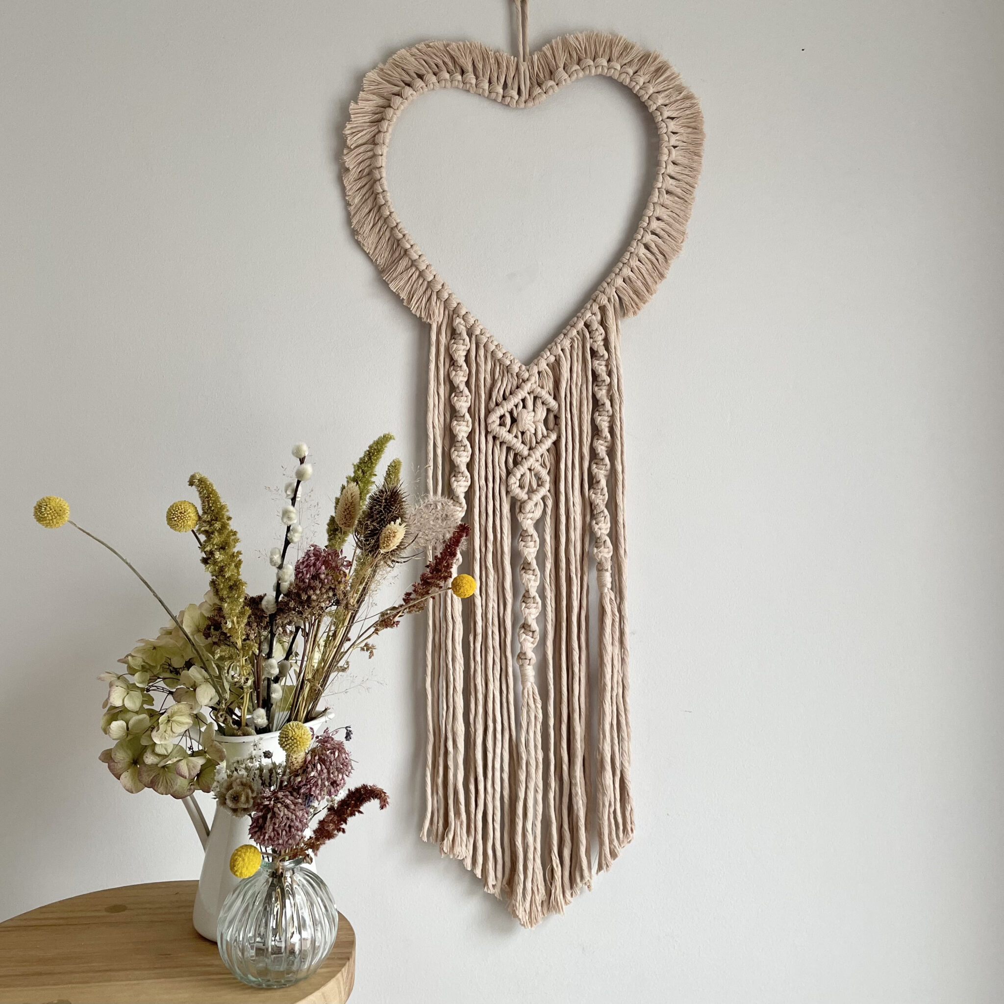 Top 8 Macrame Heart-Shaped Tutorials for Beginners & Pros - Isabella ...