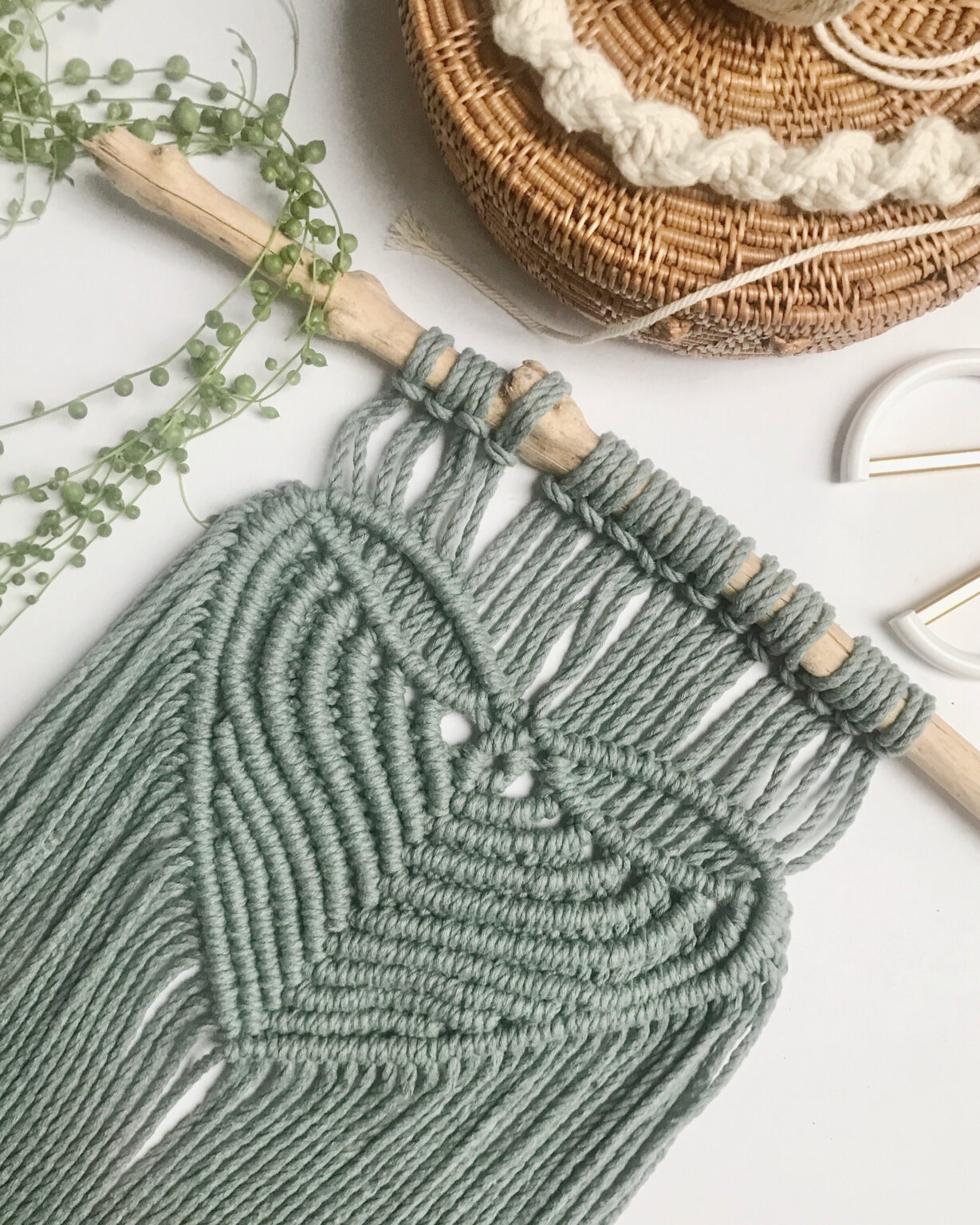 Top 8 Macrame Heart-Shaped Tutorials for Beginners & Pros - Isabella ...