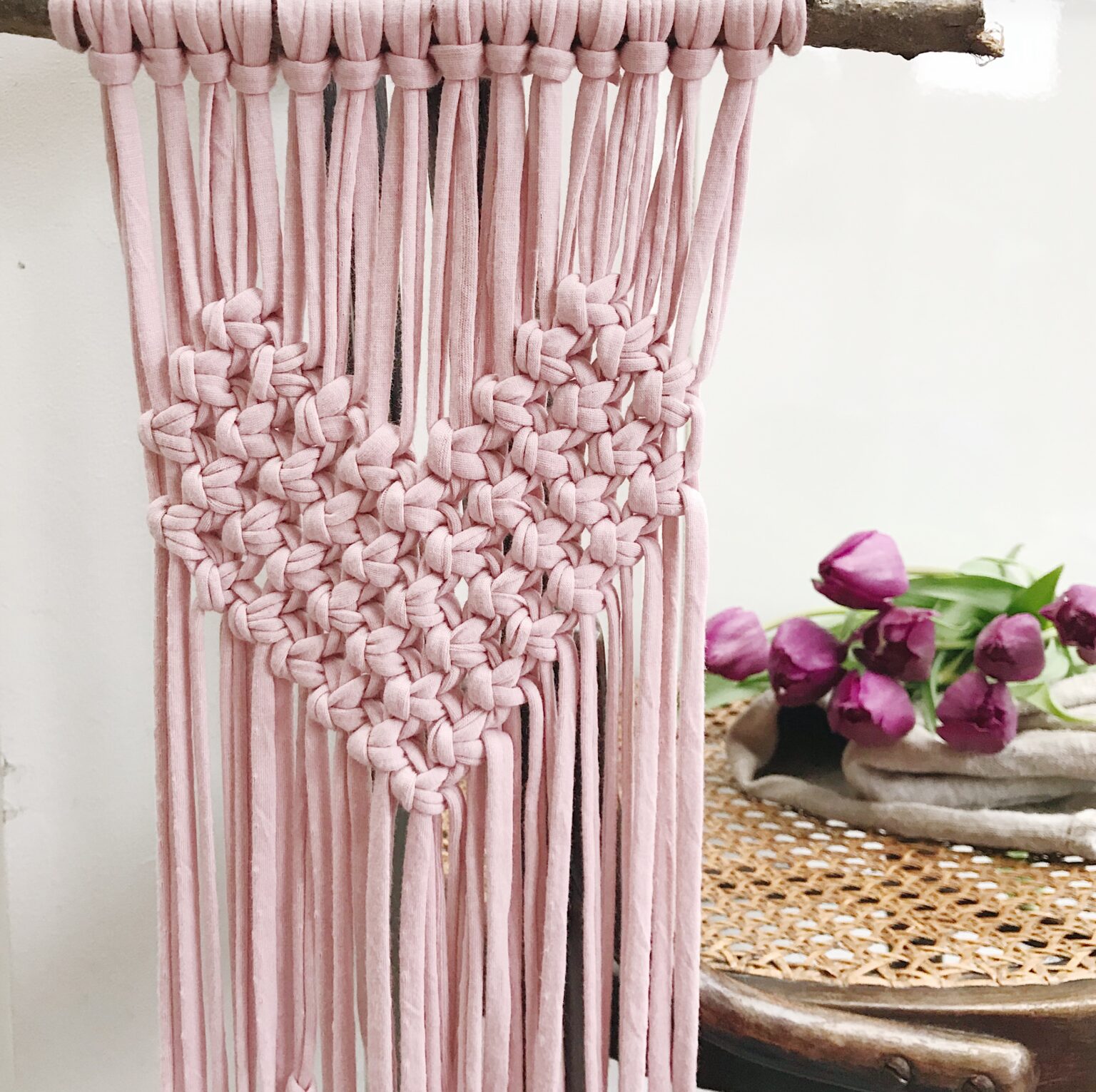 Top 8 Macrame Heart-Shaped Tutorials for Beginners & Pros - Isabella Strambio Blog